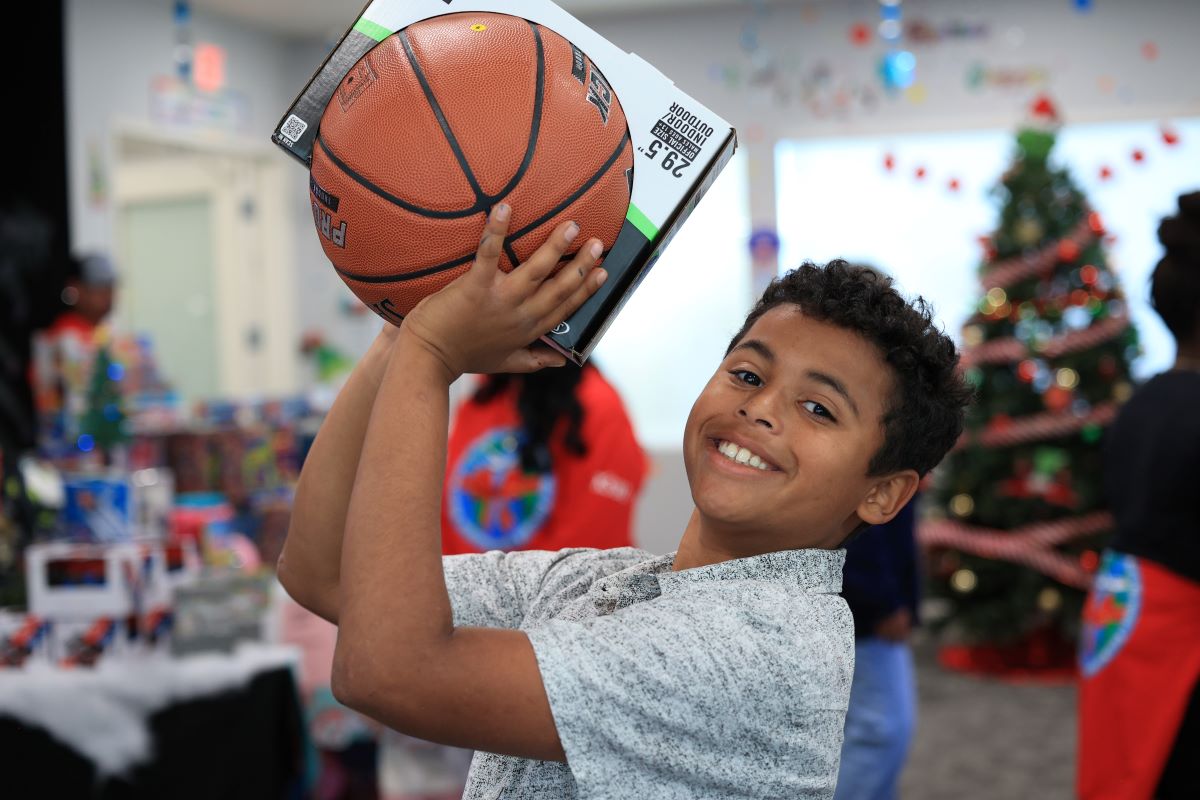 Hope through Housing Spreads Joy with Holiday Drive - Hope through ...